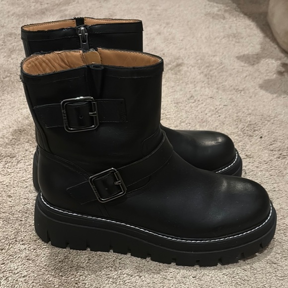 J/SLIDES | Shoes | Js Slides Boots Euc Platform Boots | Poshmark